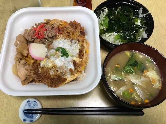 「かつや」の「かつやのトリプルカツ丼」の「夕メシ(！)」: Stray Planet secondary backup